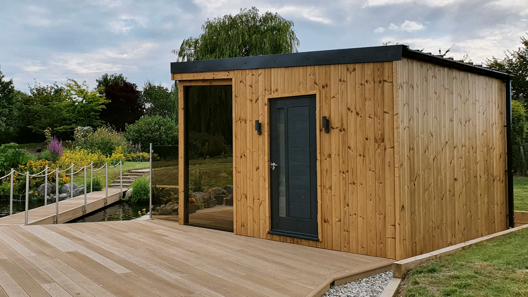 Bespoke Outdoor Sauna Service